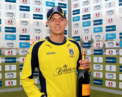 20 Years Of T20: Briggs' Quarter-Final Haul | The Utilita Bowl